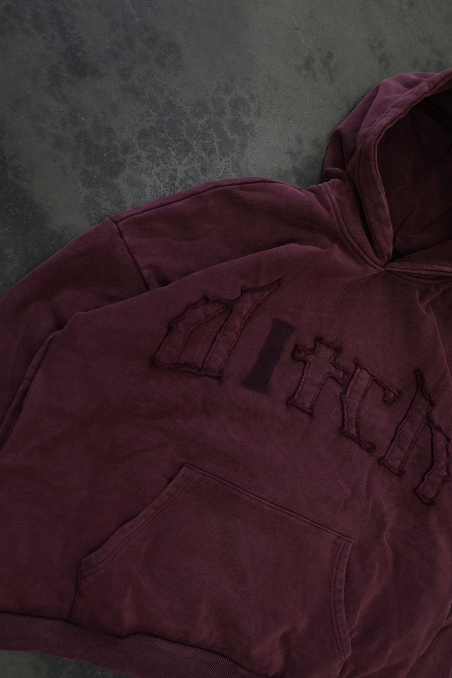 Missing Patch Pullover Crimson Ditch